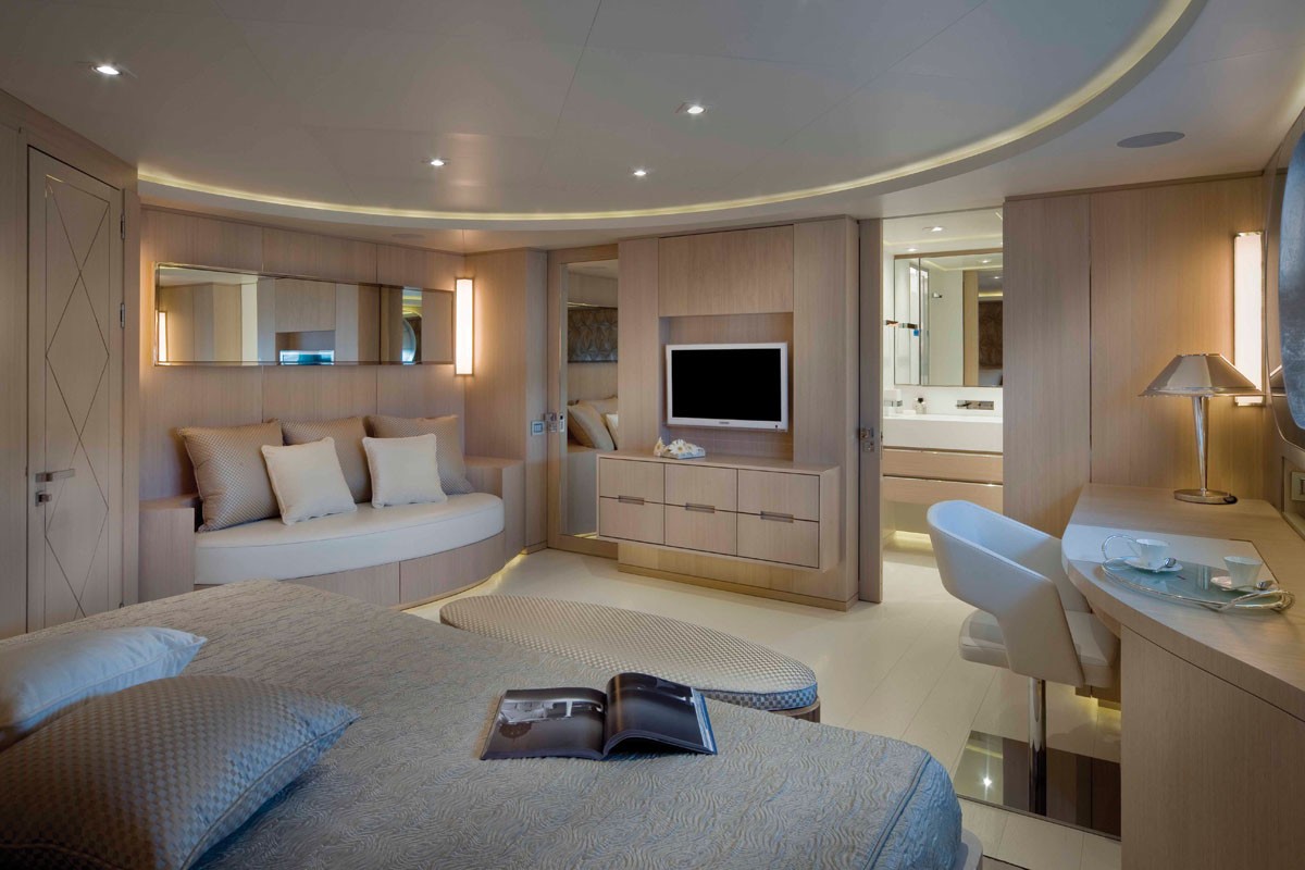 Light Image Gallery – Luxury Yacht Browser | by CHARTERWORLD Superyacht ...